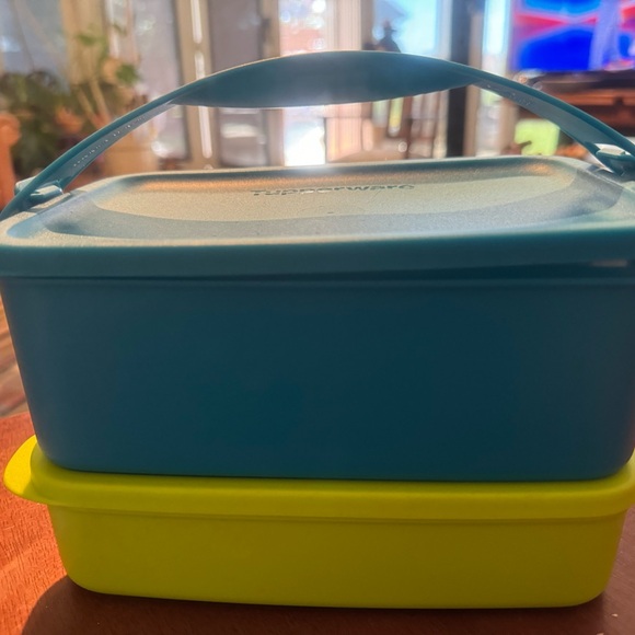 Tupperware | Dining | Tupperware Blue And Yellow Lunch Box | Poshmark